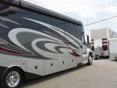 Search the inventory of Five-R Trailer, a motor home, toter home ...