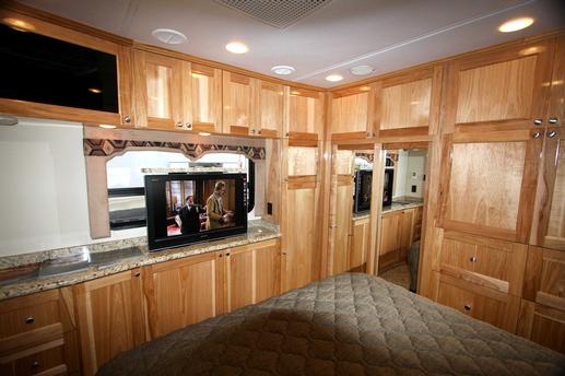 Search the inventory of Five-R Trailer, a motor home, toter home ...